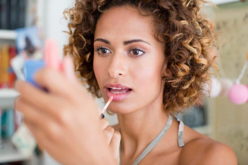 Comment choisir le gloss ou le rouge à lèvres qui vous convient Comment choisir le gloss ou le rouge à lèvres qui vous convient