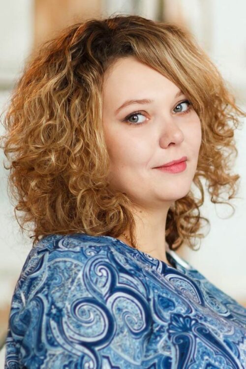 Visage rond et double menton ? Voilà 9 coupes de cheveux parfaites pour ...